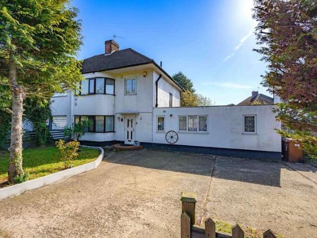 4 Bedroom Property
