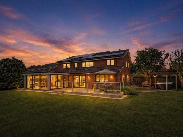 4 Bedroom Property