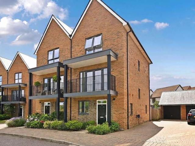 4 Bedroom Property