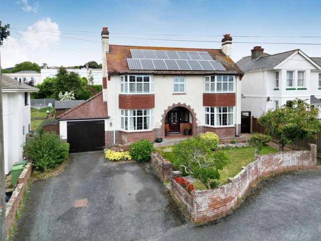 4 Bedroom Property