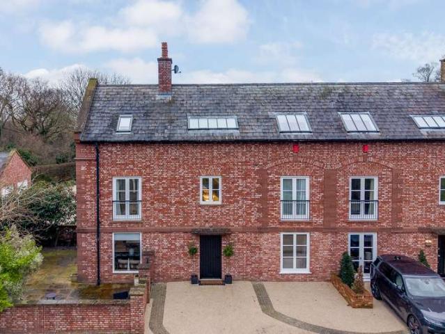 4 Bedroom Property