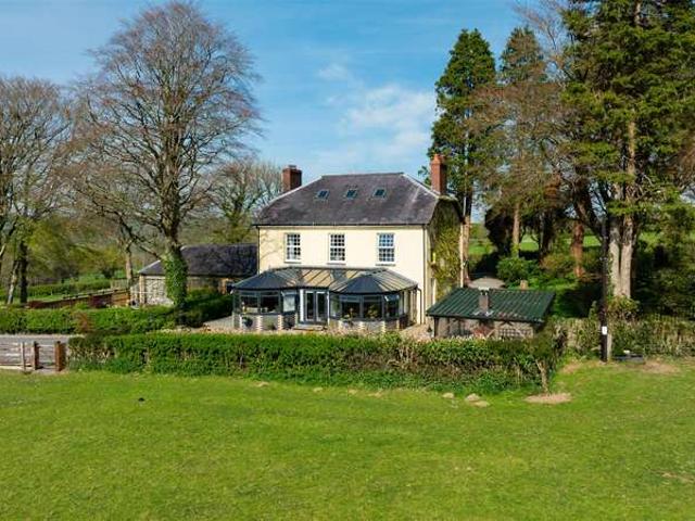 4 Bedroom Property