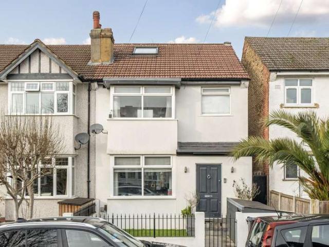 4 Bedroom Property