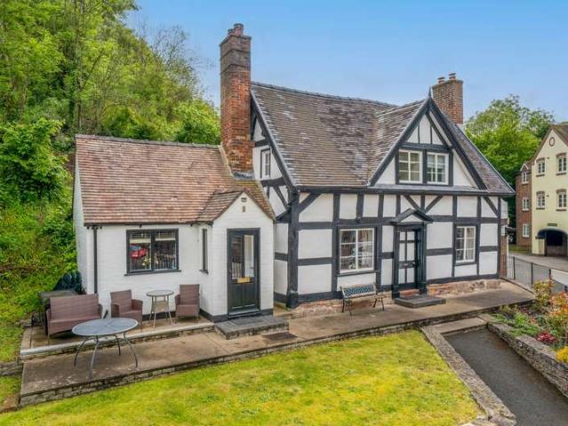 4 Bedroom Property