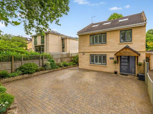 4 Bedroom Property