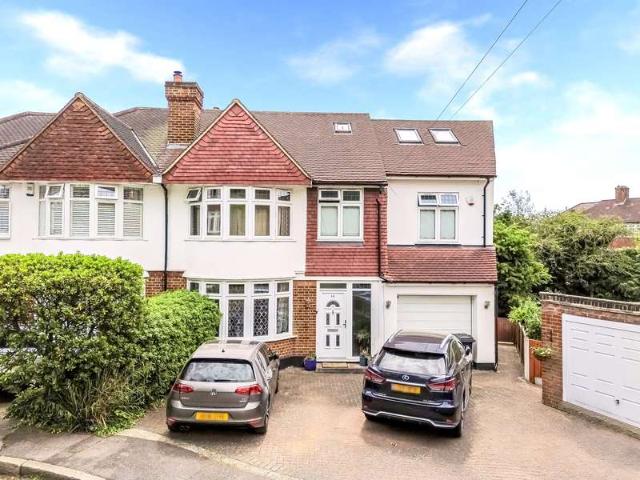 4 Bedroom Property