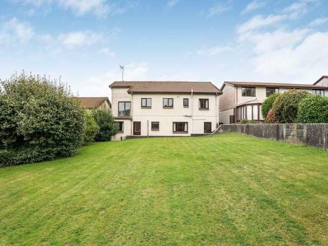 4 Bedroom Property