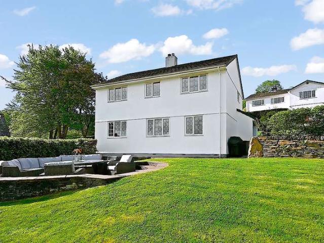 4 Bedroom Property