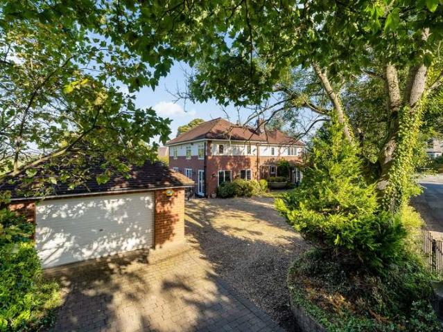 4 Bedroom Property