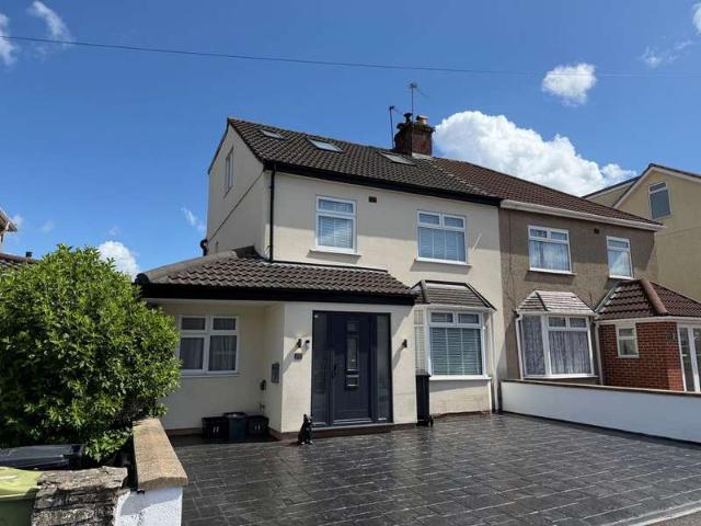 4 Bedroom Property