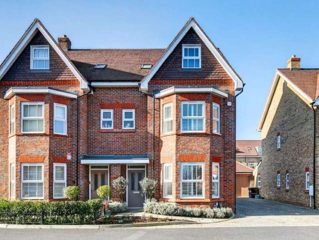 4 Bedroom Property