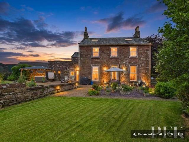 4 Bedroom Property