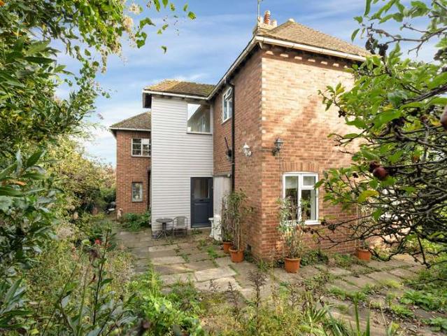 4 Bedroom Property