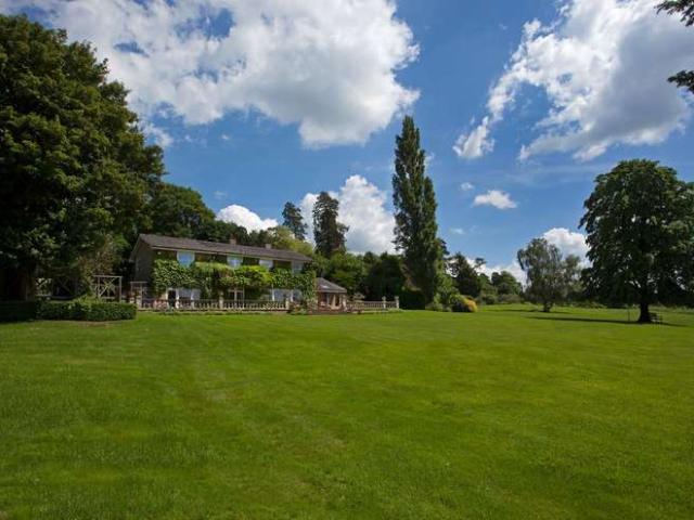 4 Bedroom Property