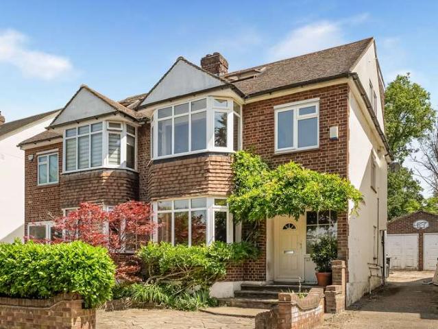 4 Bedroom Property