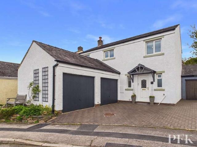 4 Bedroom Property