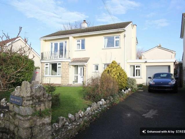 4 Bedroom Property