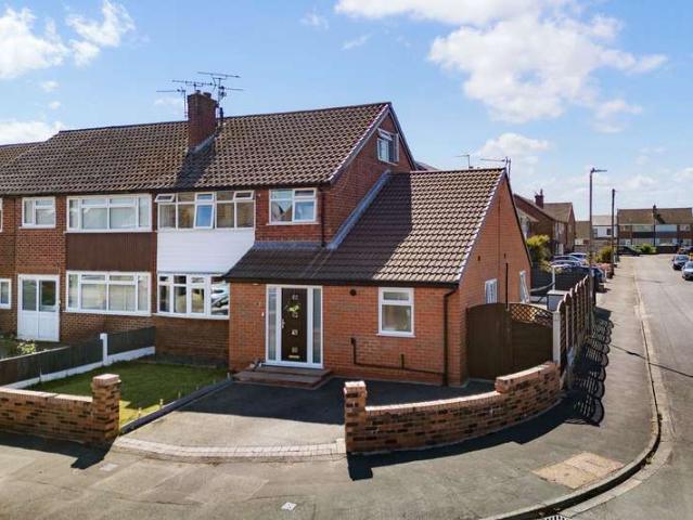 4 Bedroom Property