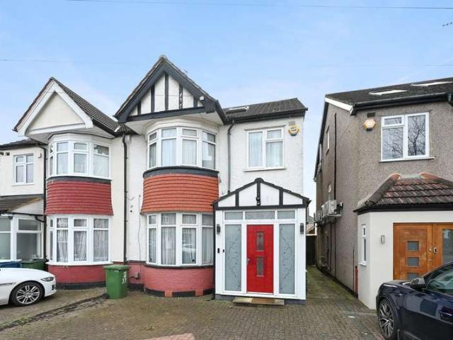 4 Bedroom Property