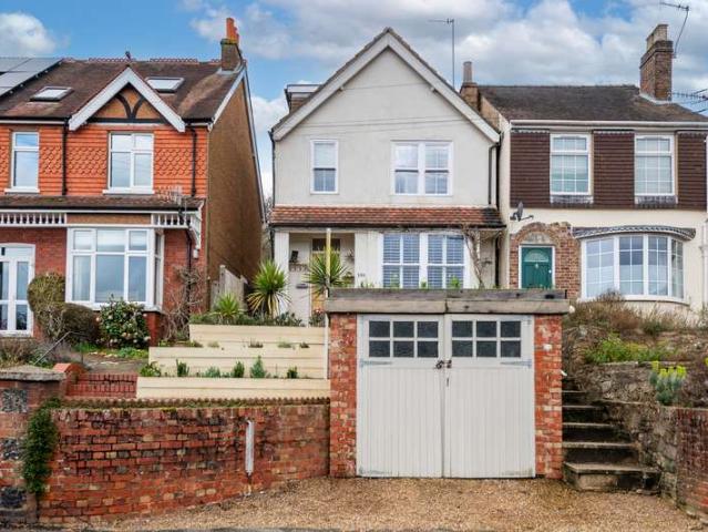 4 Bedroom Property