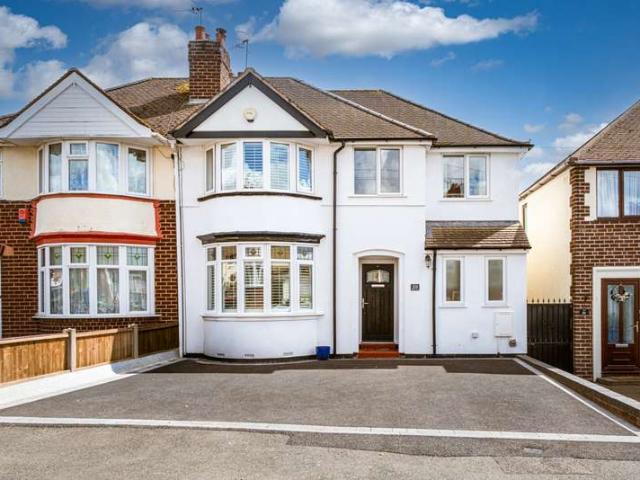 4 Bedroom Property