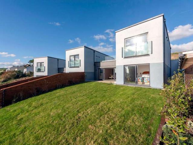 4 Bedroom Property