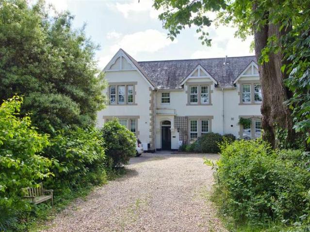 4 Bedroom Property