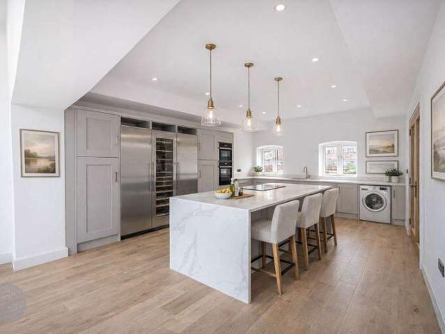 4 Bedroom Property