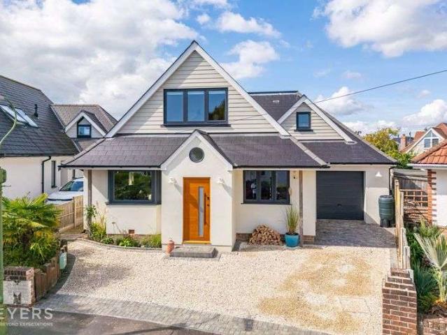4 Bedroom Property