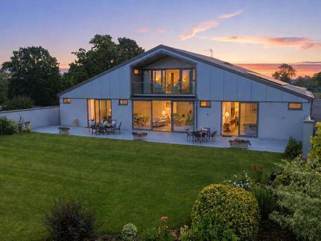 4 Bedroom Property