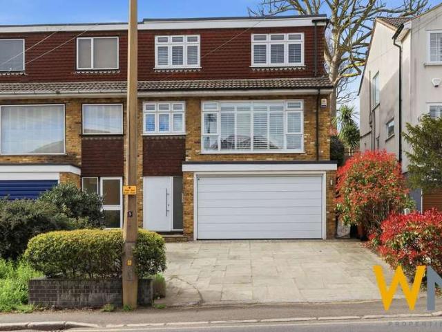 4 Bedroom Property