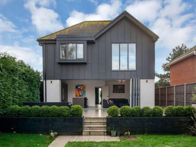 4 Bedroom Property