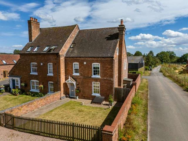 4 Bedroom Property