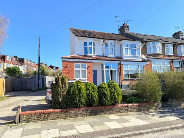 4 Bedroom Property