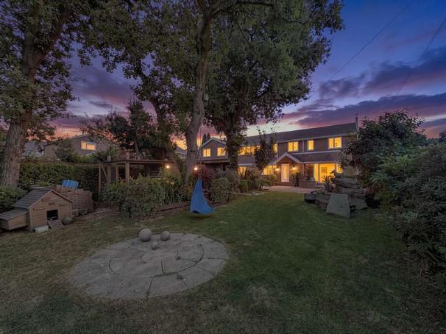 4 Bedroom Property
