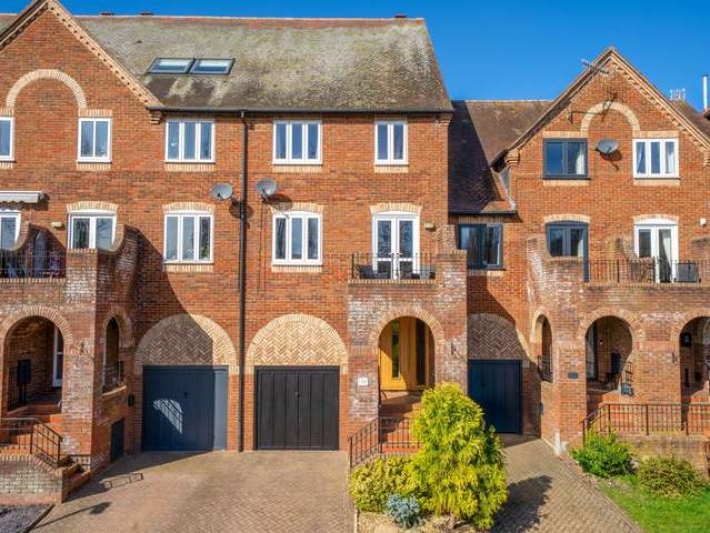 4 Bedroom Property