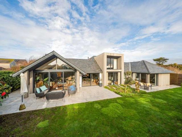 4 Bedroom Property