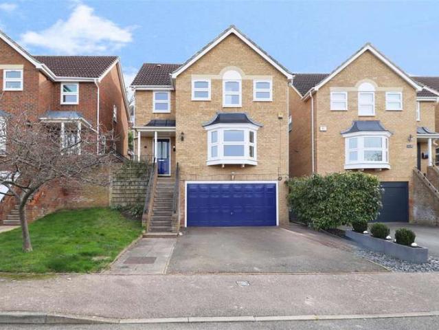 4 Bedroom Property