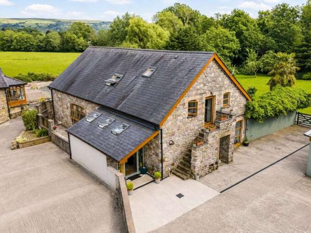4 Bedroom Property