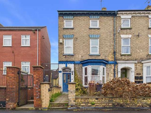 4 Bedroom Property
