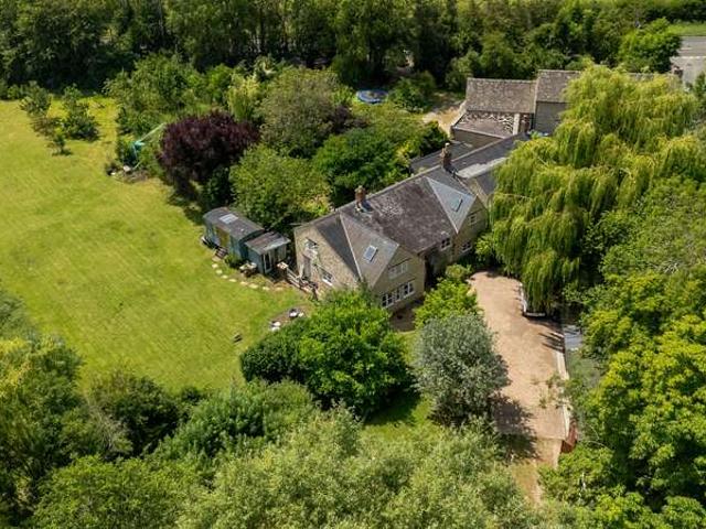 4 Bedroom Property