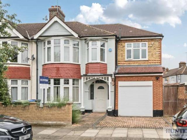 4 Bedroom Property