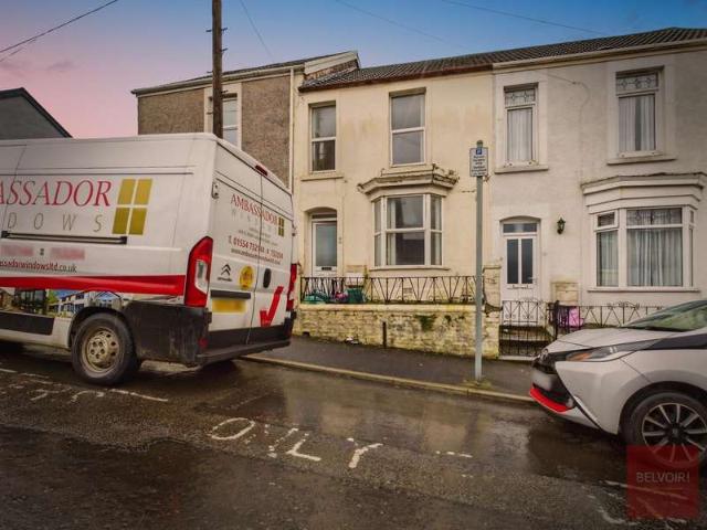 4 Bedroom Property