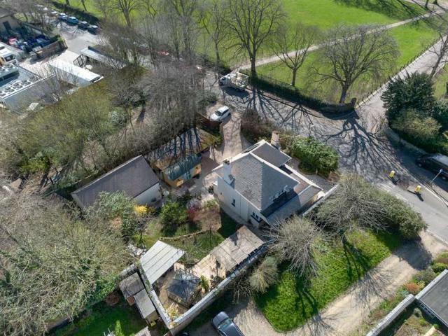 4 Bedroom Property