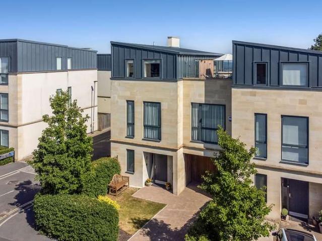 4 Bedroom Property