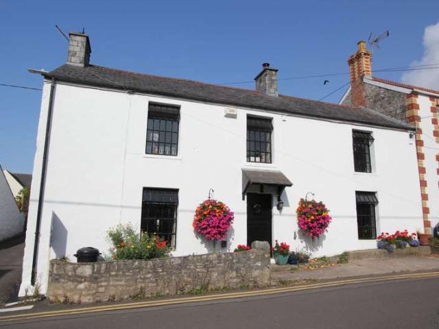 4 Bedroom Property