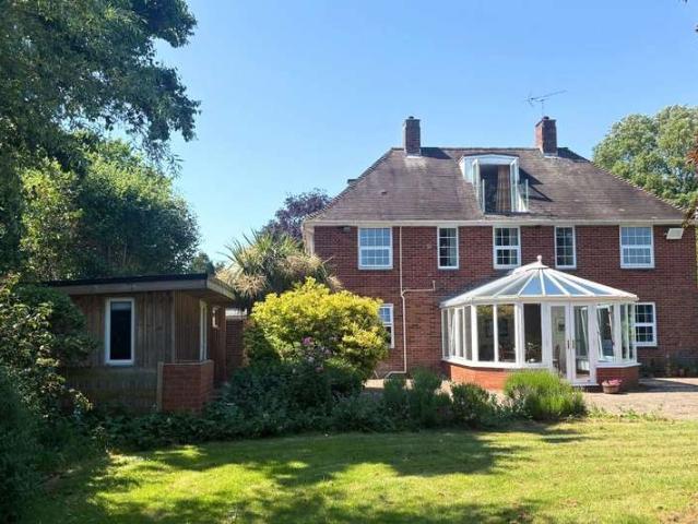 4 Bedroom Property