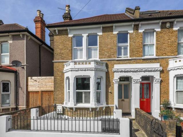 4 Bedroom Property