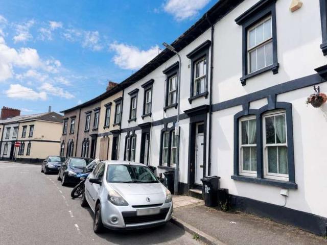4 Bedroom Property