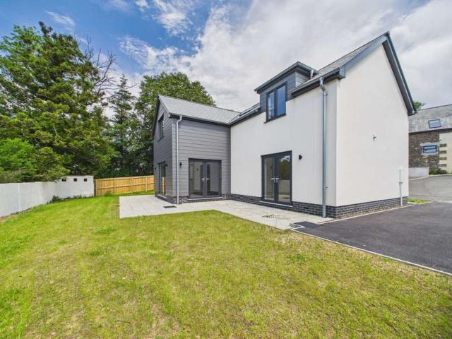 4 Bedroom Property